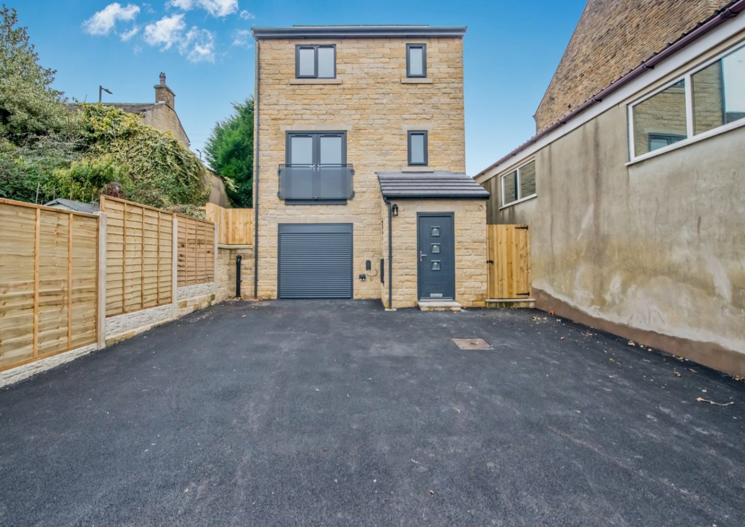 Wellgarth Gardens, Halifax Road, BD6 - Robert Watts Estate Agents